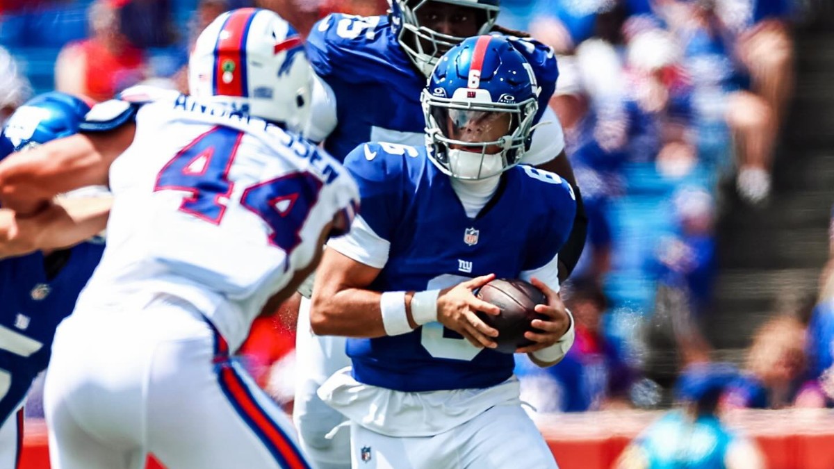 Jaxson Dart Leads Giants to First Win in Debut